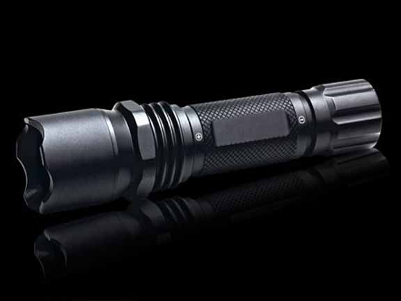 How to Use a Flashlight in a Tactical Situation – Radical Survivalism